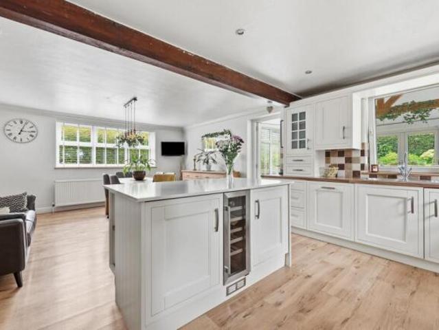 3 bedroom link detached house for sale in Main Road, Ridgeway, S12