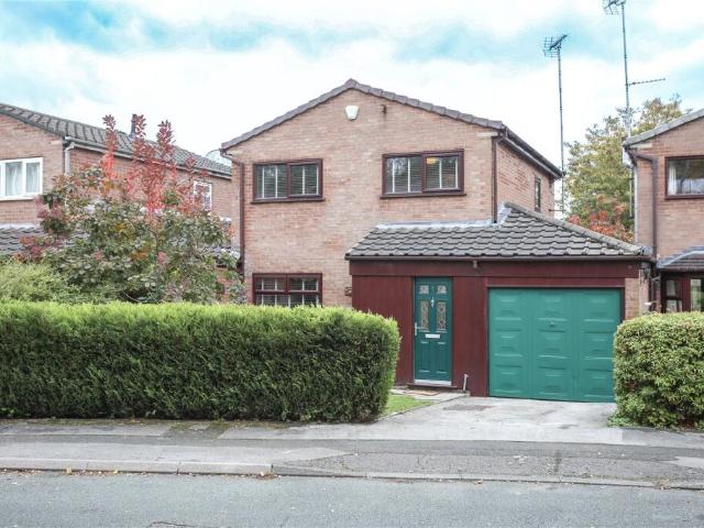 3 bedroom link detached house for sale in March Avenue, Heaton Norris, Stockport, SK4