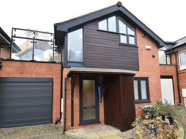 3 bedroom link detached house for sale in Michaelgate Lincoln LN1