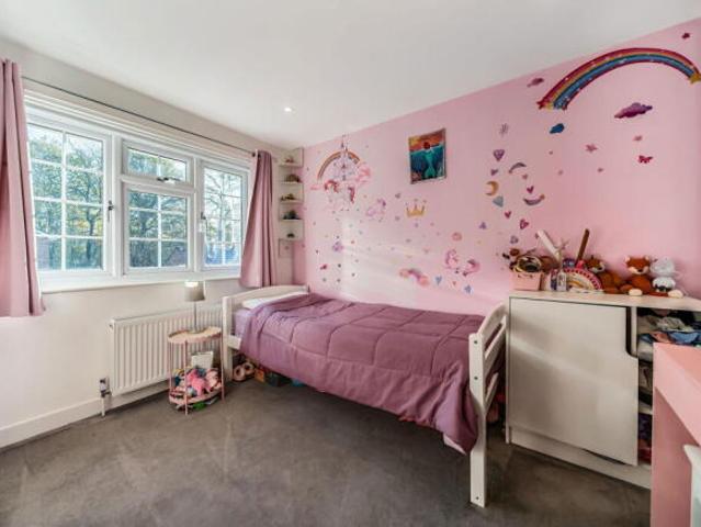 3 bedroom link detached house for sale in Mulberry Way, Basingstoke RG24 8TZ, RG24