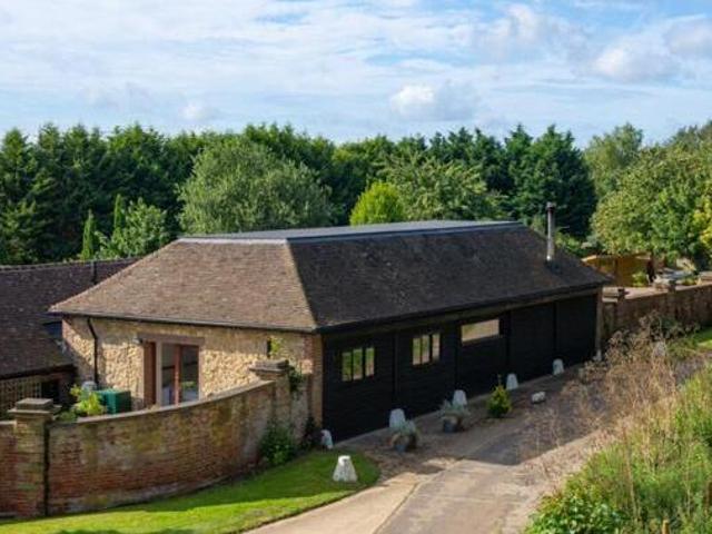 3 Bedroom Link Detached House For Sale In Newlands Road