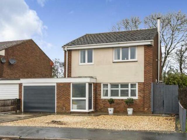 3 Bedroom Link Detached House For Sale In Oxfordshire