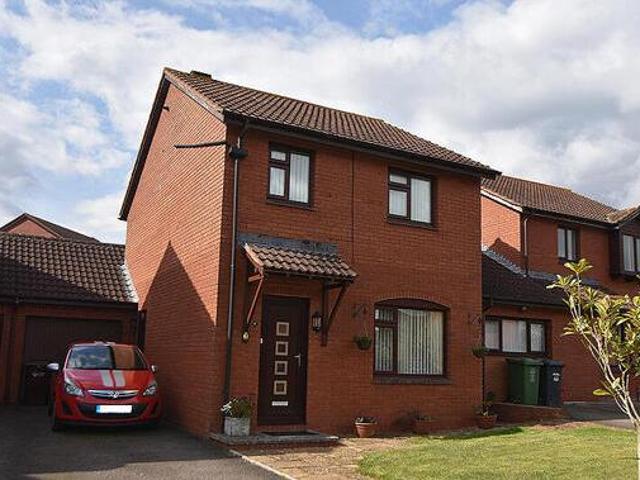 3 Bedroom Link Detached House For Sale In Pinwood Meadow, Exeter