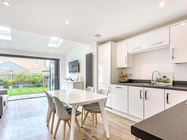 3 Bedroom Link Detached House For Sale In Pitstone