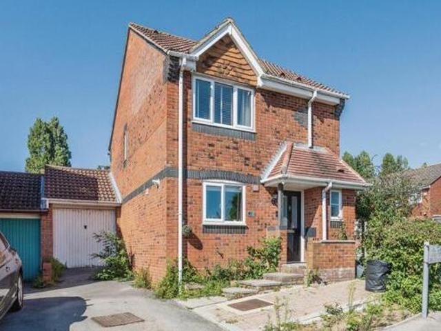 3 Bedroom Link Detached House For Sale In Portsmouth, Hampshire