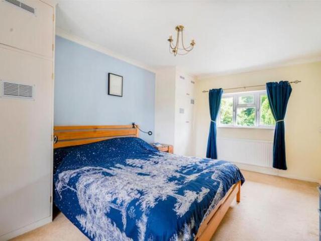 3 bedroom link detached house for sale in Reservoir Road, Gloucester, GL4