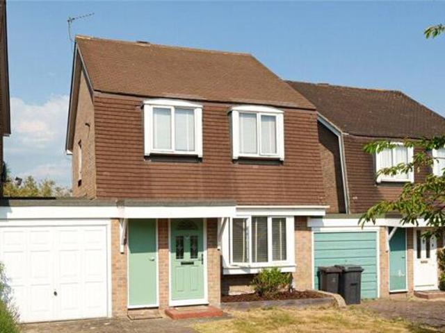 3 Bedroom Link Detached House For Sale In Romsey