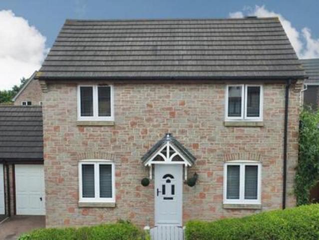 3 Bedroom Link Detached House For Sale In Rockwell Green, Wellington
