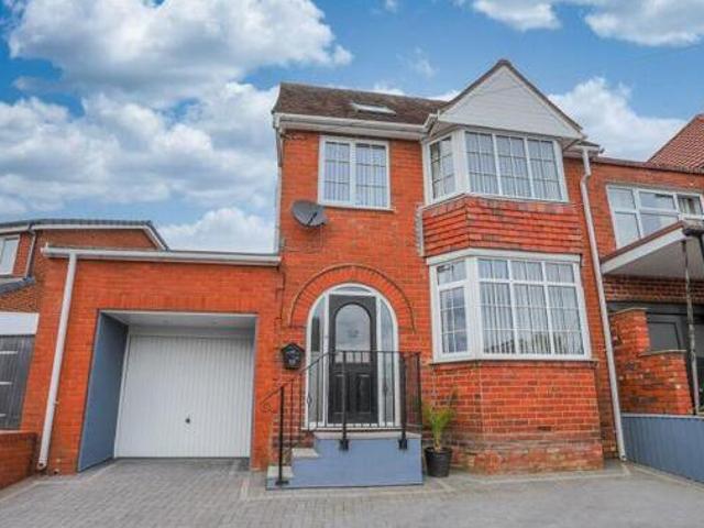3 Bedroom Link Detached House For Sale In Rowley Regis