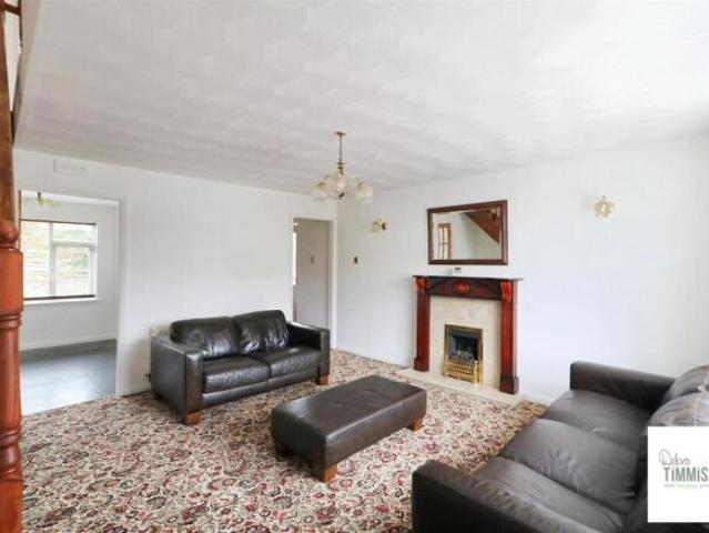 3 bedroom link detached house for sale in Shemilt Crescent, Bradeley, Stoke On Trent, ST6