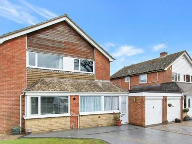 3 Bedroom Link Detached House For Sale In Shrivenham