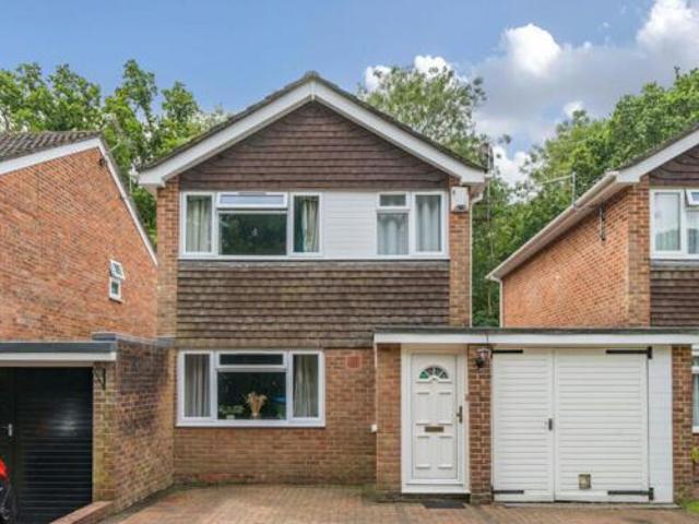 3 Bedroom Link Detached House For Sale In Southampton, Hampshire