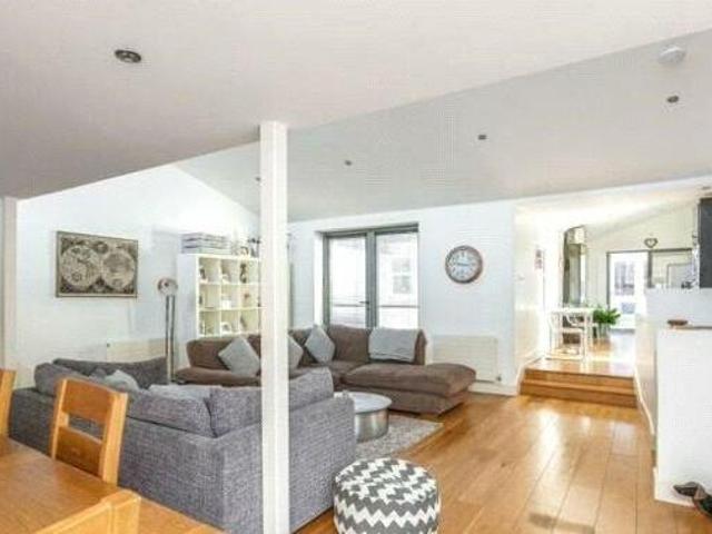3 Bedroom Link Detached House For Sale In Southsea, Hampshire