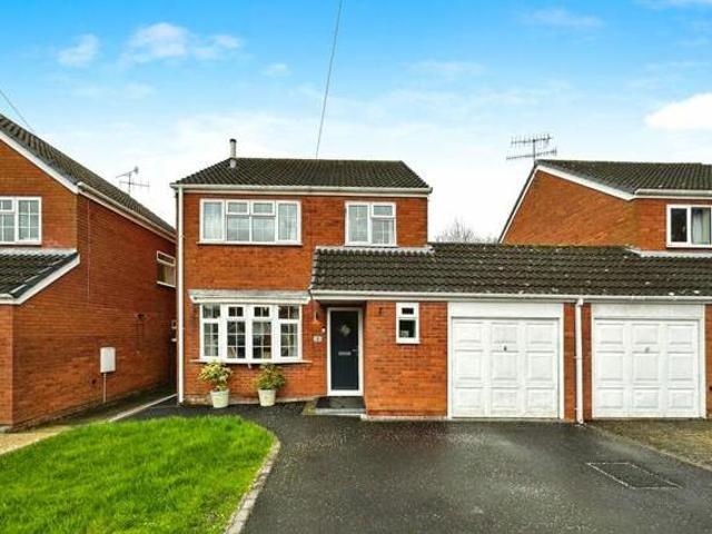 3 Bedroom Link Detached House For Sale In Stafford, Staffordshire