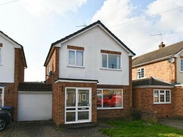 3 Bedroom Link Detached House For Sale In Stanstead Abbotts, Hertfordshire