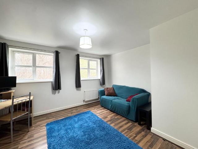 3 bedroom link detached house for sale in Sylvan Ridge, Huddersfield, HD2 1ZH, HD2