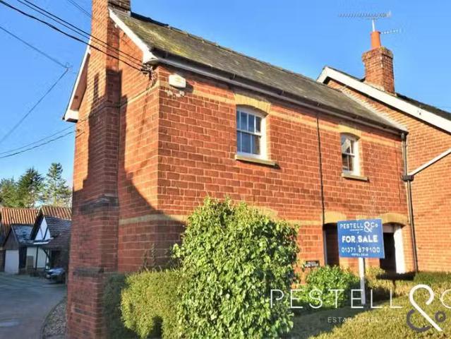3 bedroom link detached house for rent in The Street, Little D.
