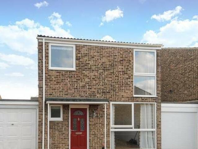 3 bedroom link detached house for rent in Glory Farm Bicester OX26