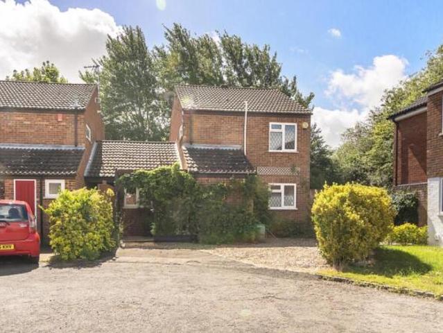 3 bedroom link detached house for rent in Granes End, Great Linford, MK14