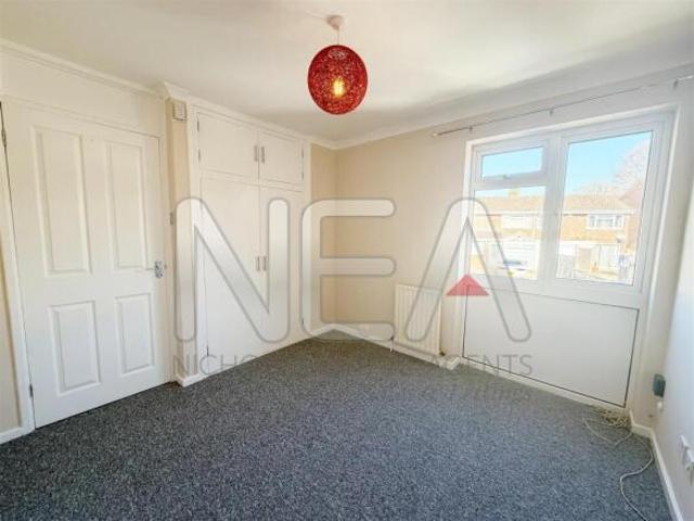3 bedroom link detached house for rent in Harlech Avenue, Caversham Park Village, Reading, RG4