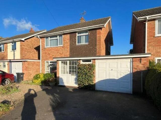 3 Bedroom Link Detached House For Rent In Inkberrow