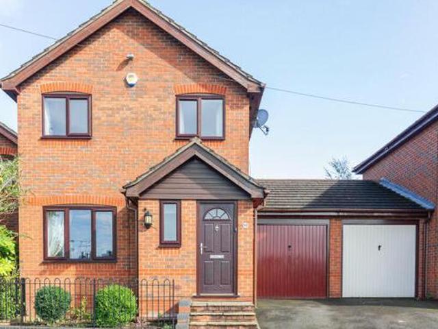 3 Bedroom Link Detached House For Rent In Northfield