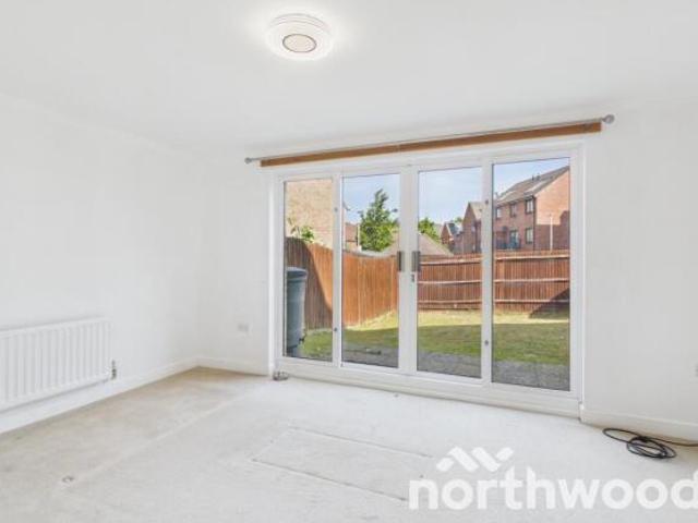 3 bedroom link detached house for rent in St Catherine's Road, Maidstone, ME15
