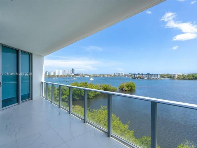3 bedroom luxury House for sale in North Miami Beach, Florida