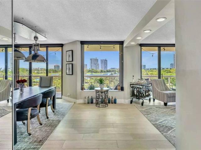 3 bedroom luxury House for sale in Aventura, United States