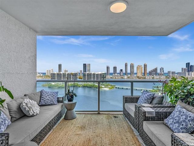 3 bedroom luxury House for sale in Aventura, United States