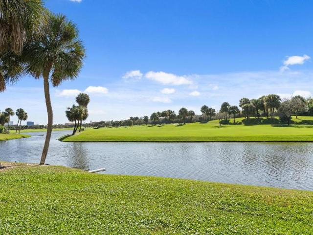 3 bedroom luxury Townhouse for sale in West Palm Beach, Florida