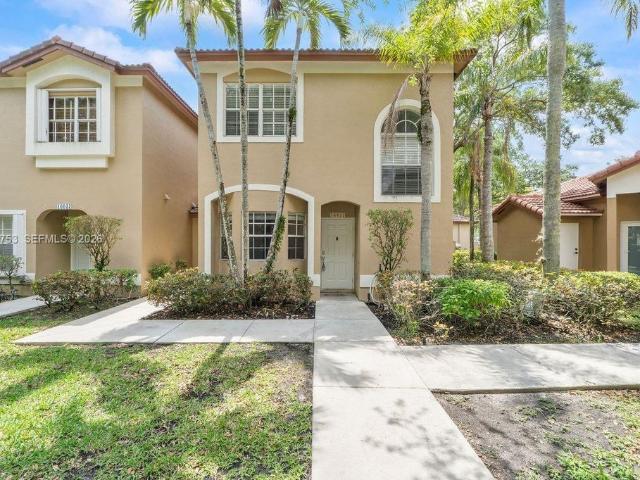 3 bedroom luxury Townhouse for sale in Weston, Florida