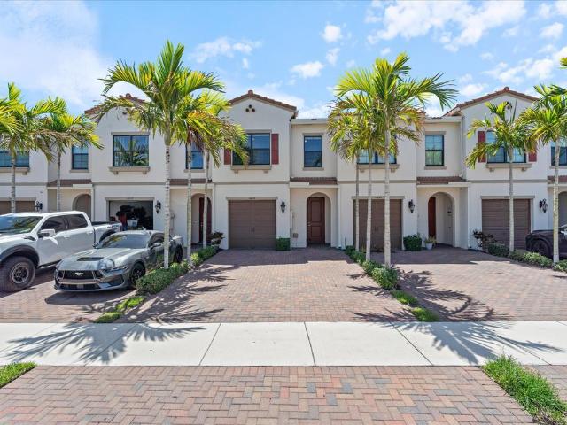 3 bedroom luxury Townhouse for sale in Boca Raton, Florida