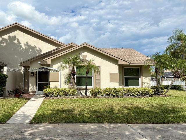 3 bedroom luxury Townhouse for sale in Boca Raton, Florida