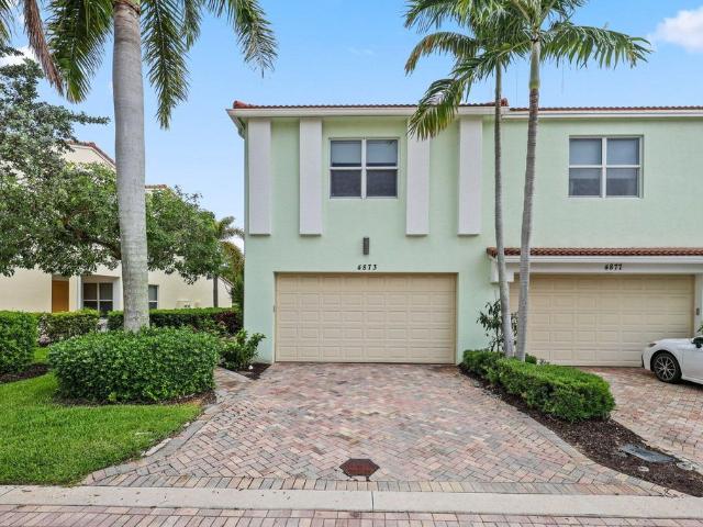 3 bedroom luxury Townhouse for sale in Boca Raton, Florida