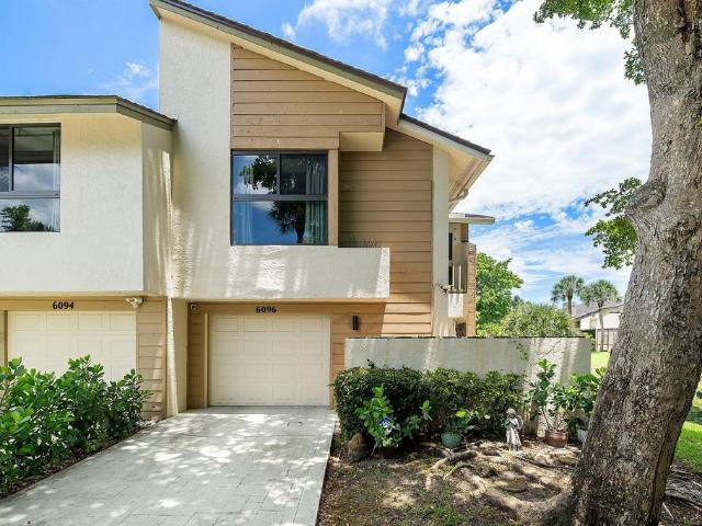 3 bedroom luxury Townhouse for sale in Boca Raton, Florida