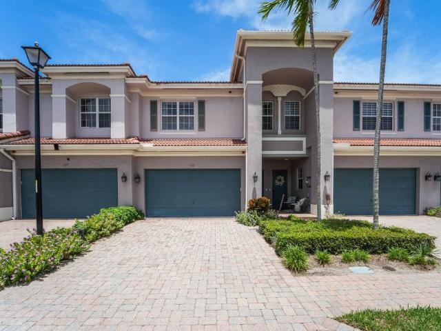 3 bedroom luxury Townhouse for sale in Boynton Beach, Florida