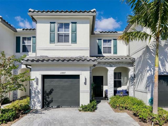3 bedroom luxury Townhouse for sale in Coral Springs, Florida
