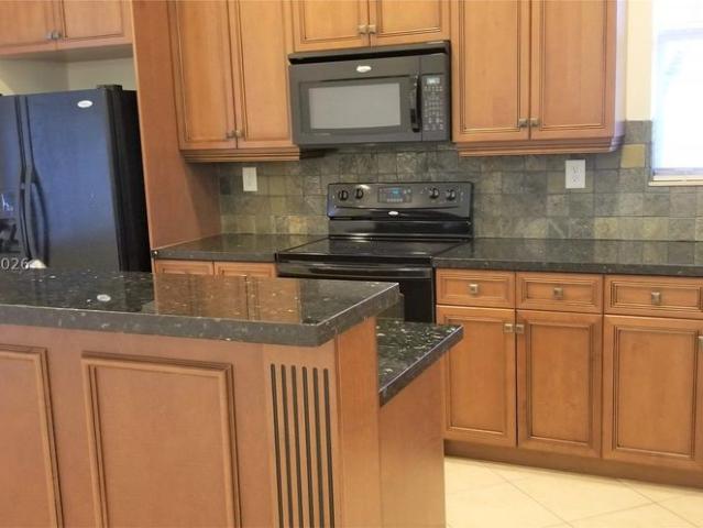 3 bedroom luxury Townhouse for sale in Coral Springs, Florida