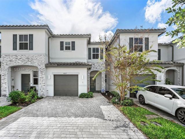 3 bedroom luxury Townhouse for sale in Coral Springs, Florida