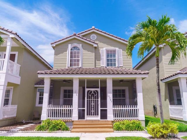 3 bedroom luxury Townhouse for sale in Coral Springs, Florida
