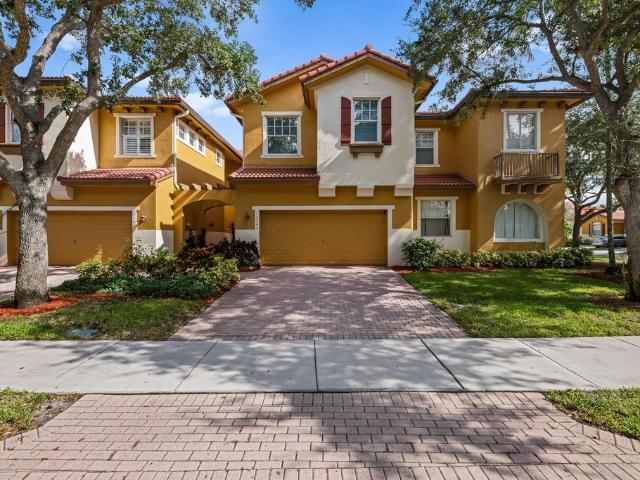 3 bedroom luxury Townhouse for sale in Coral Springs, Florida