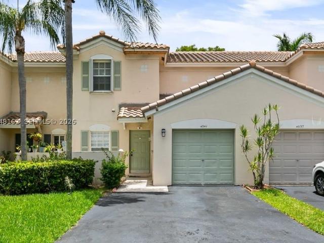 3 bedroom luxury Townhouse for sale in Dania Beach, Florida