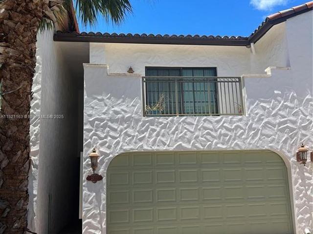 3 bedroom luxury Townhouse for sale in Dania Beach, Florida