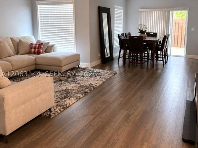 3 bedroom luxury Townhouse for sale in Davie, Florida