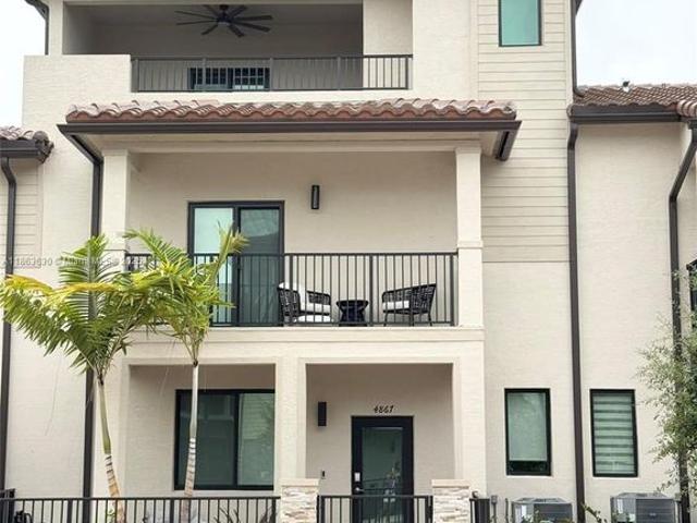 3 bedroom luxury Townhouse for sale in Doral, United States