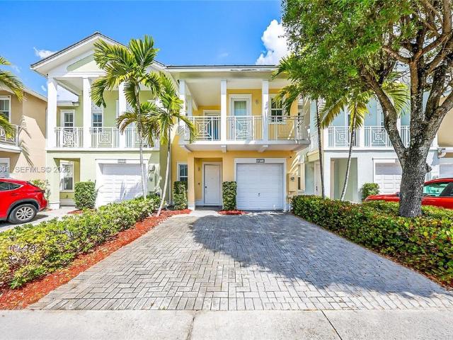 3 bedroom luxury Townhouse for sale in Doral, Florida