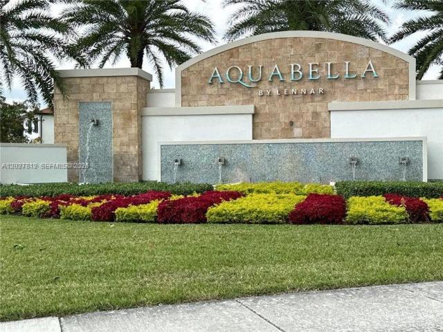 3 bedroom luxury Townhouse for sale in Hialeah, Florida