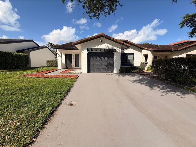 3 bedroom luxury Townhouse for sale in Hialeah, Florida