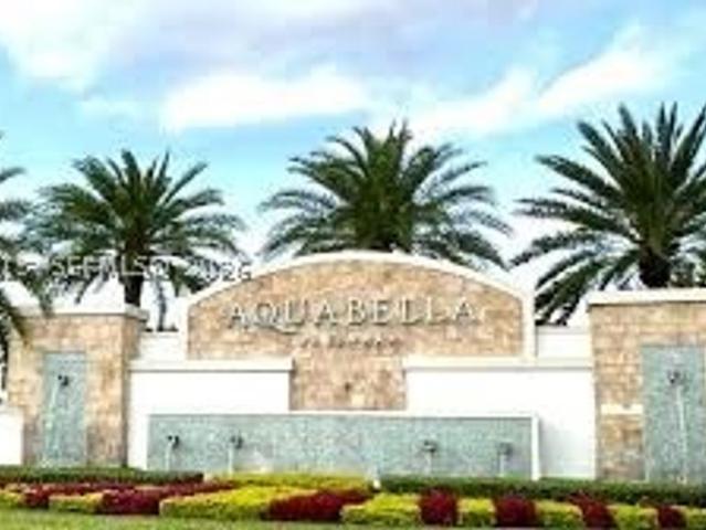 3 bedroom luxury Townhouse for sale in Hialeah, Florida